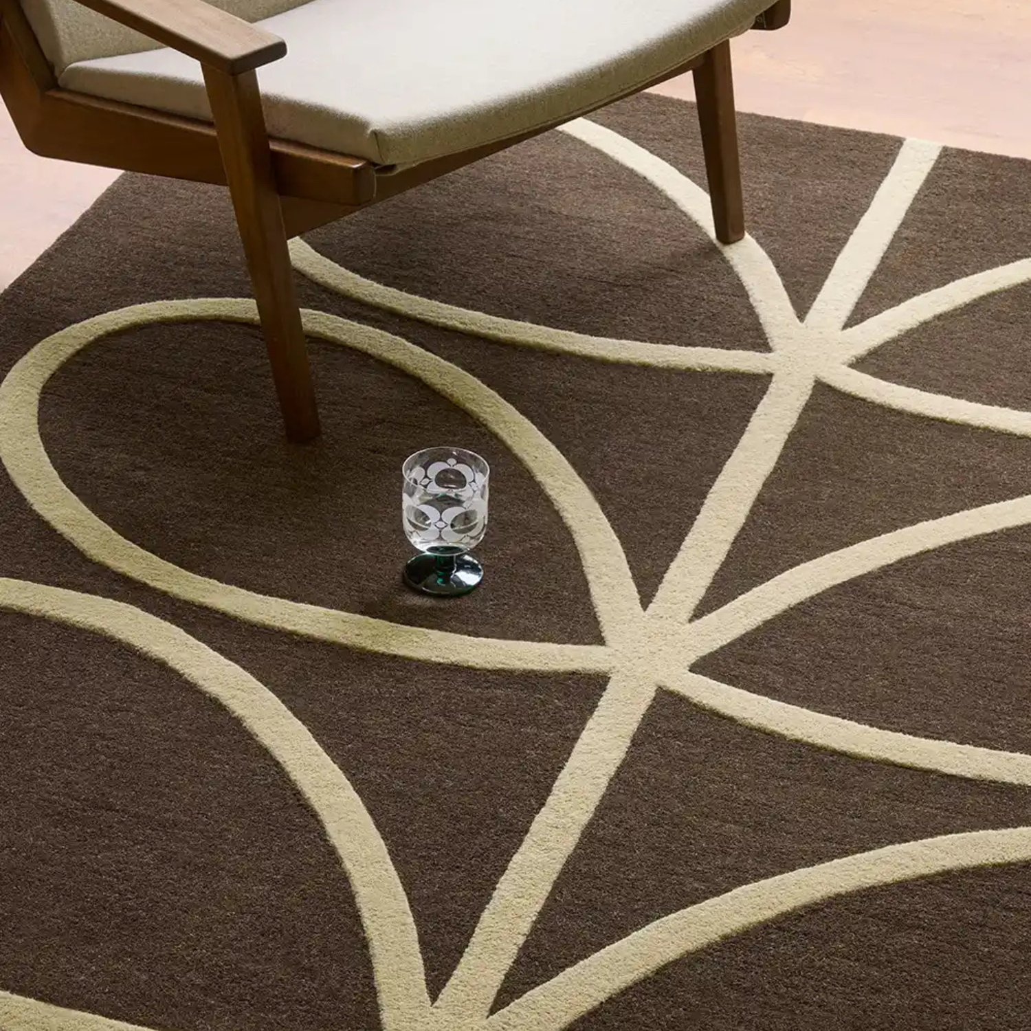 Orla Kiely Giant Linear Stem Rug | Geometric Hand Tufted Wool Rug - Foy ...