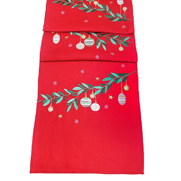 Festive Table Runner for Table | Peggy Wilkins Christmas Style - Foy ...